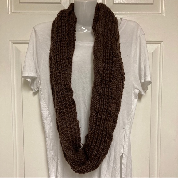 Accessories | Brown Chunky Infinity Knit Scarf | Poshmark